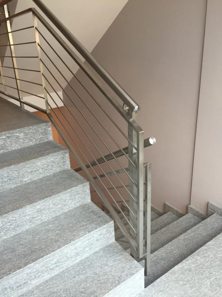Ringhiera in acciaio inox per scale interne - Mondino srl